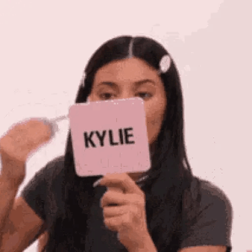 Sticker Maker - Kylie Jenner 💁🏻‍♀️ Mov